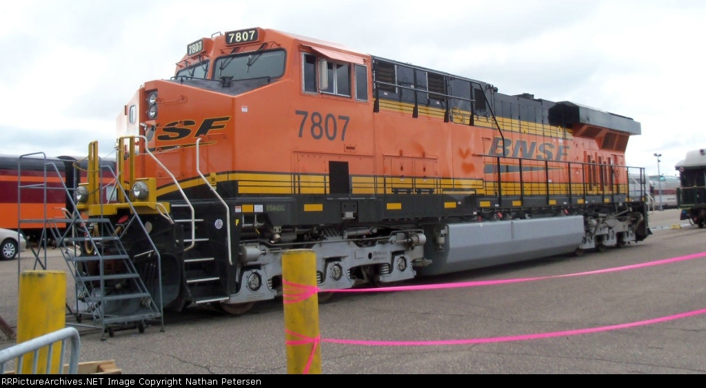 BNSF 7807